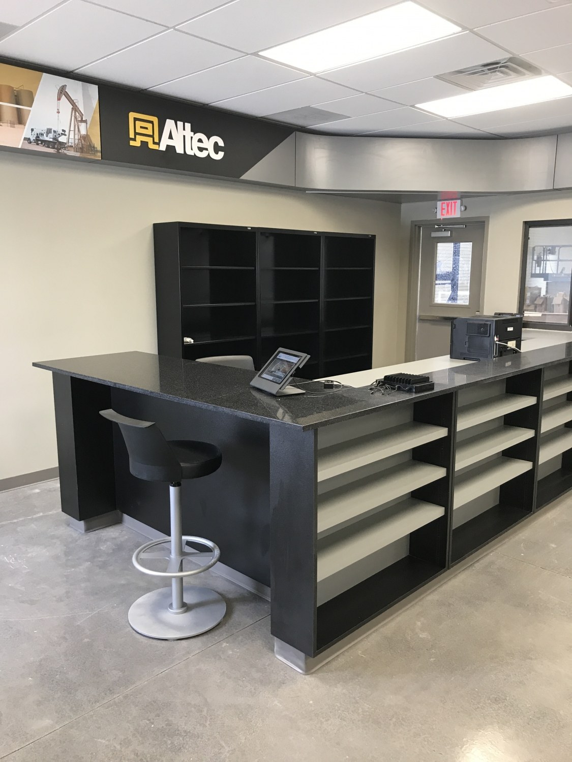 ALTEC-Storefront Cash Wrap | Method-1 Interiors