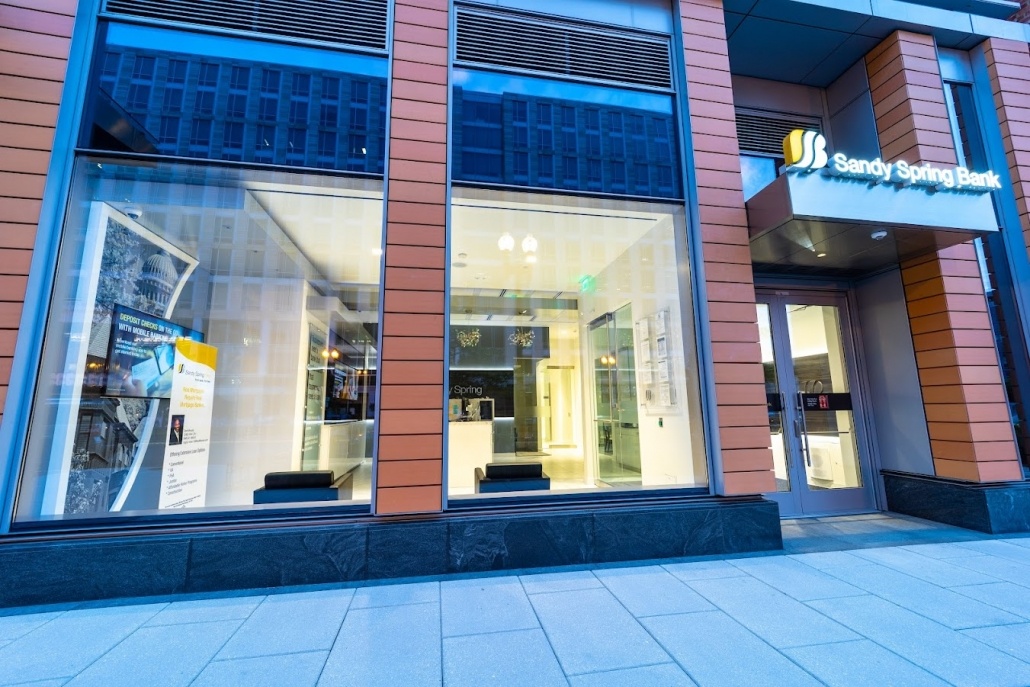 Sandy Spring Bank Branded Environment | Method-1 Interiors